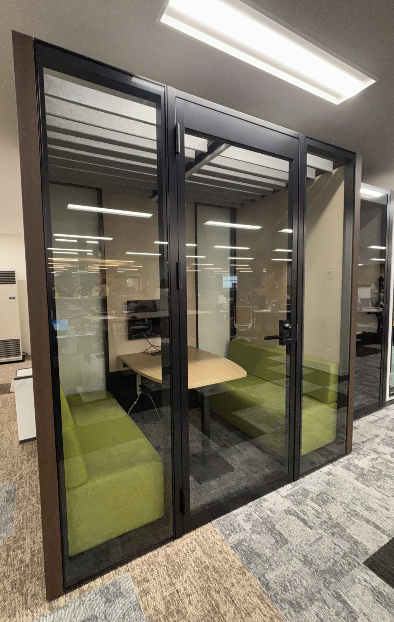 最新オフィスのご紹介 2024【③WEB会議ブース(WORKPODシリーズ)】 | コクヨ北海道販売株式会社